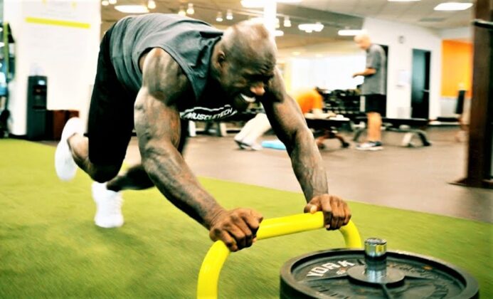 10 Strongest NFL Players Ever - The Barbell